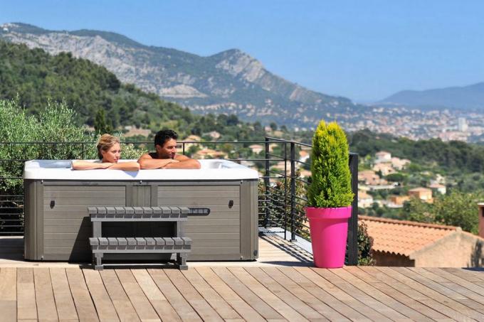 Outdoor Air Jets Massage Hot Tubs Whirlpool Waterfall Spa With 3 Seats 2 Lounges